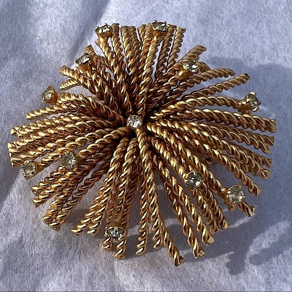 Jewelry | Vintage Gold Starburst With Rhinestones Brooch | Poshmark
